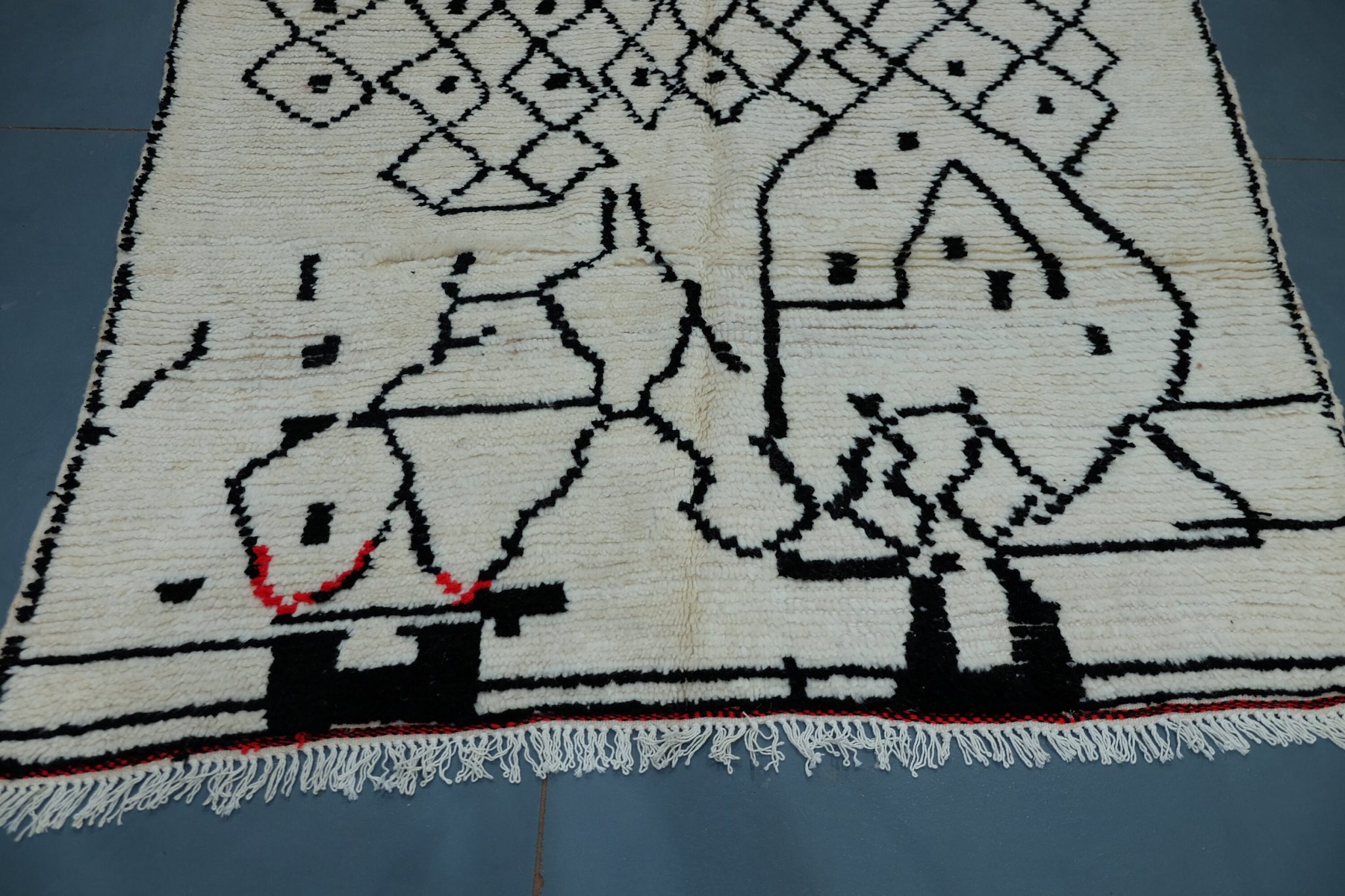 Amazing Azilal rug 8.03 ft x 2.26 ft - Moroccan Rugs